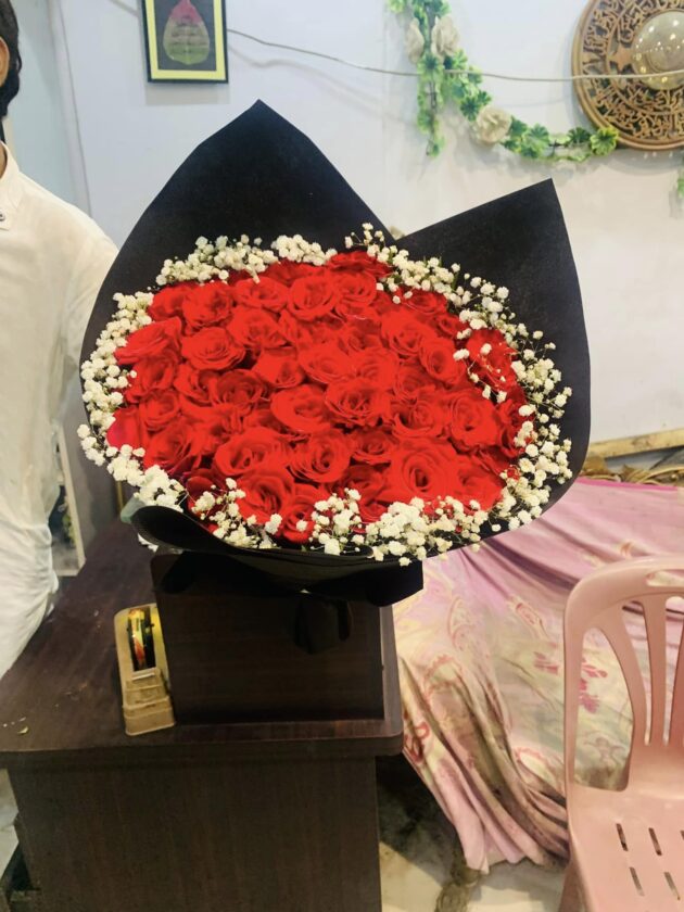 70 red rose bouqet - Flower Shops in Karachi