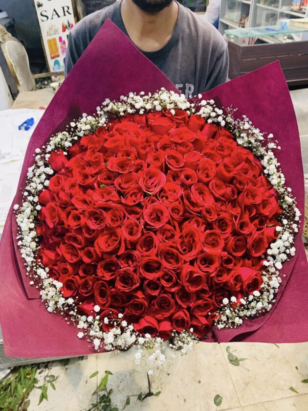 200 red roses bouqet - Flower Shops in Karachi
