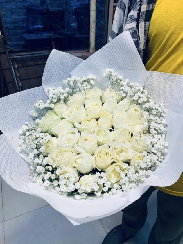 White Roses Bouquet – Pure Elegance & Timeless Beauty - Flower Shops in ...
